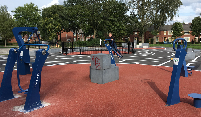 Outdoor fitness toestellen - Denk en Doe Mee! Fonds